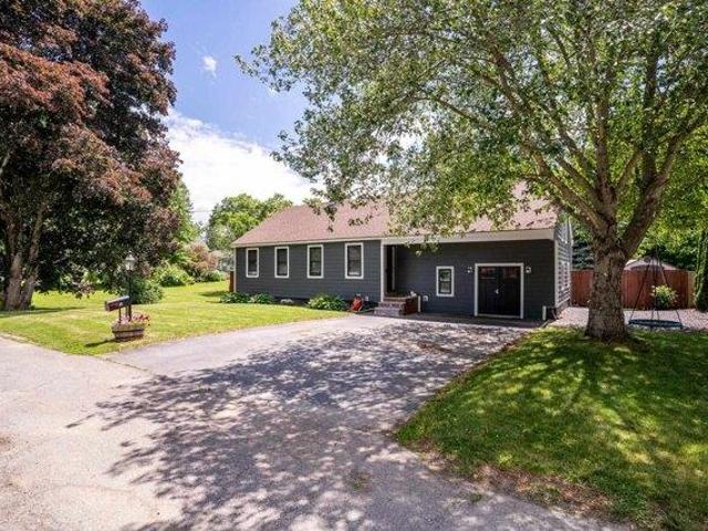 house with 3 bedroom, Dover NH ES104078127