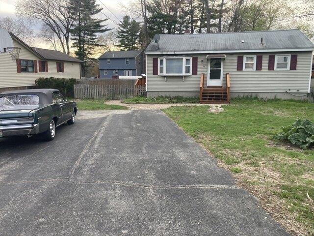 house with 3 bedroom, Dracut MA DLS102779608