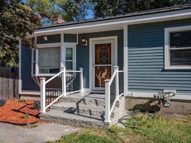 house with 3 bedroom, Dracut MA DS101932643