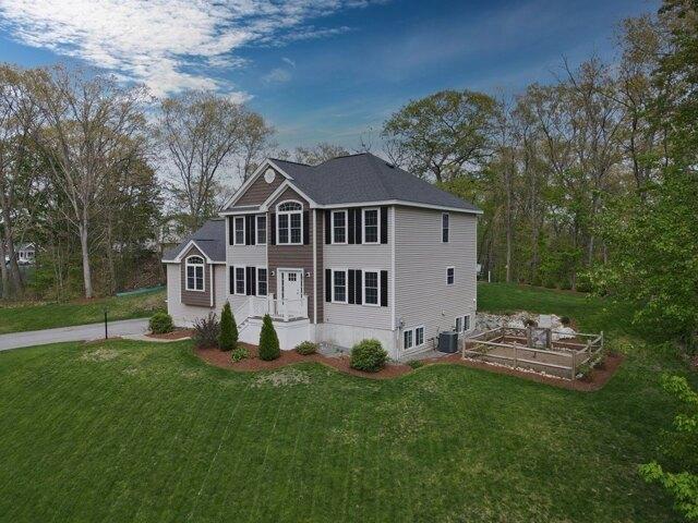 house with 3 bedroom, Dracut MA DS102256530
