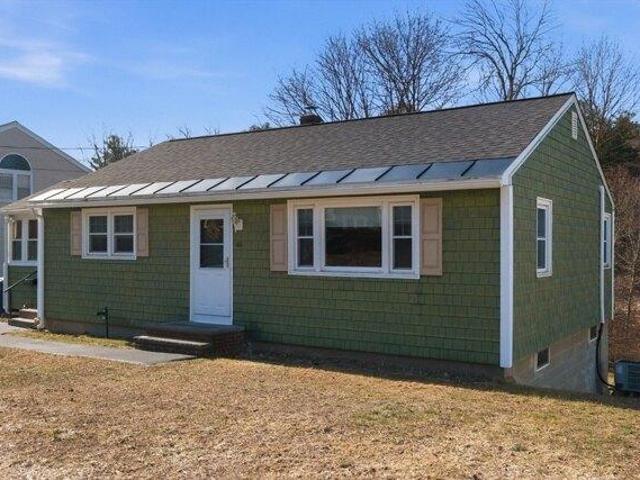 house with 3 bedroom, Dracut MA DS102315775