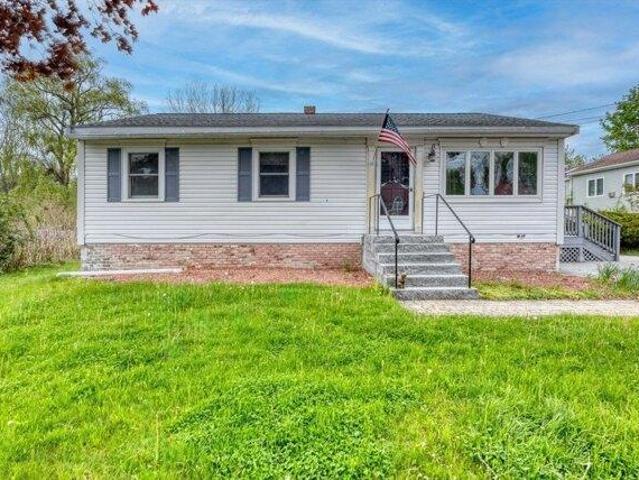 house with 3 bedroom, Dracut MA DS102370503