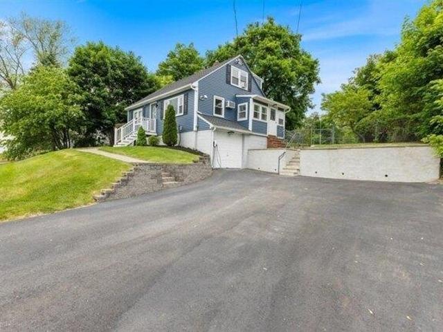 house with 3 bedroom, Dracut MA DS103033988