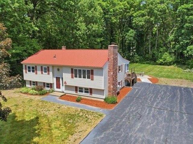 house with 3 bedroom, Dracut MA DS104153633