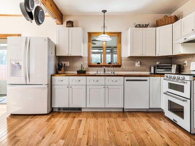 house with 3 bedroom, Dracut MA DS104331674