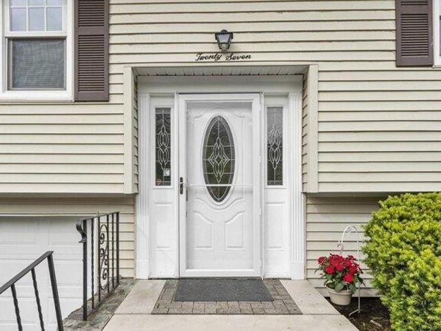 house with 3 bedroom, Dracut MA ES103433115