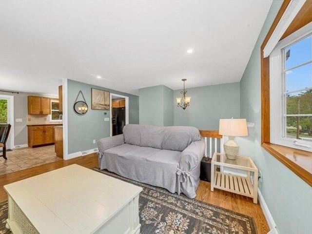 house with 3 bedroom, Dracut MA ES103494095