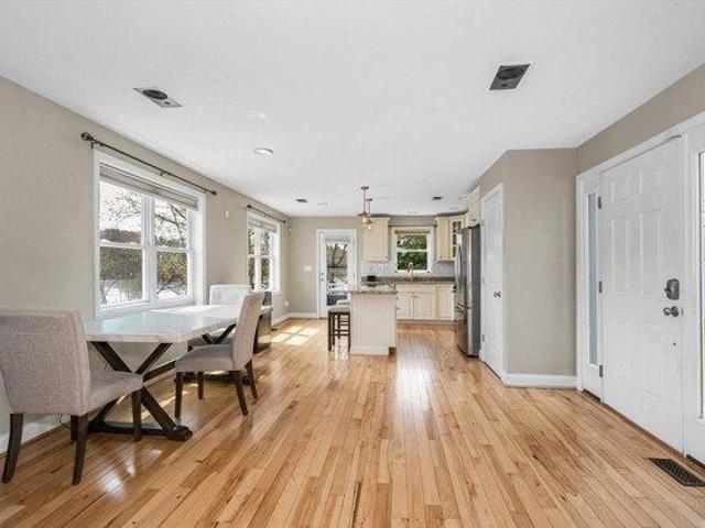 house with 3 bedroom, Dracut MA ES103494367