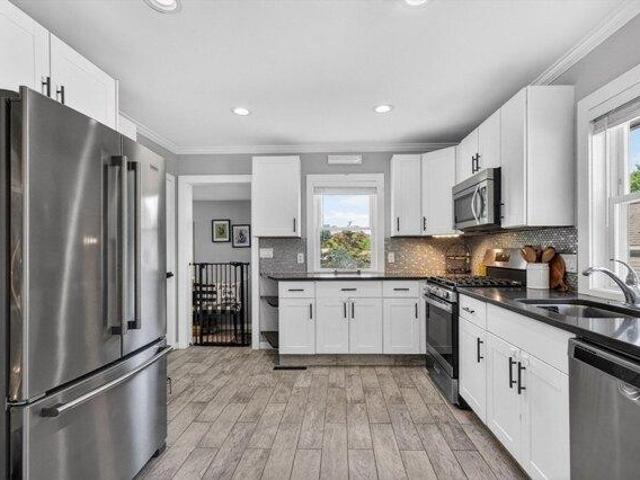 house with 3 bedroom, Dracut MA ES103495520