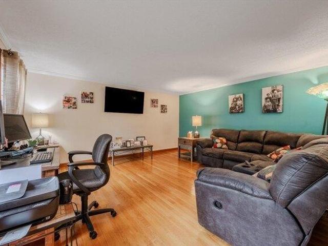 house with 3 bedroom, Dracut MA ES103588598