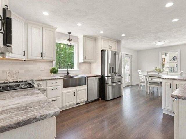 house with 3 bedroom, Dracut MA ES103035466