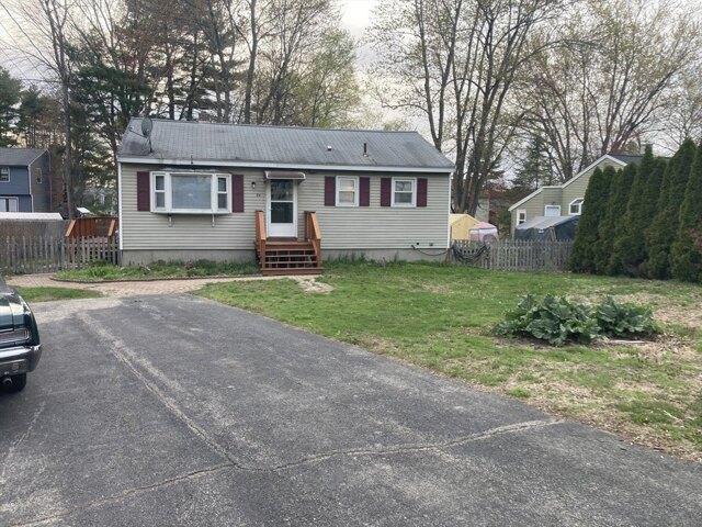 house with 3 bedroom, Dracut MA ES103035804