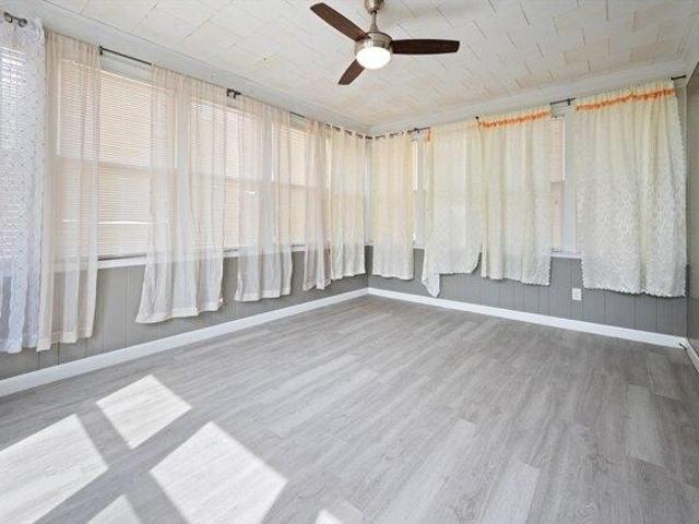 house with 3 bedroom, Dracut MA ES103036113