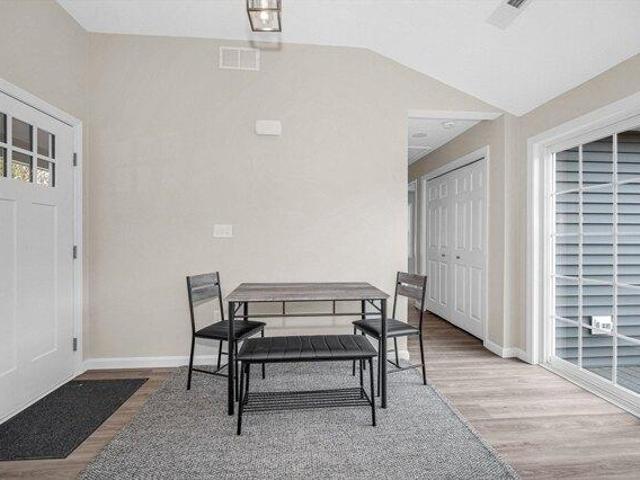 house with 3 bedroom, Dracut MA ES103247410