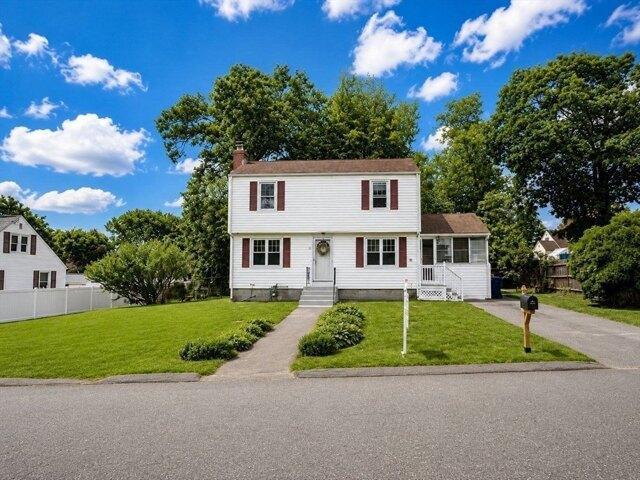 house with 3 bedroom, Dracut MA ES104907234