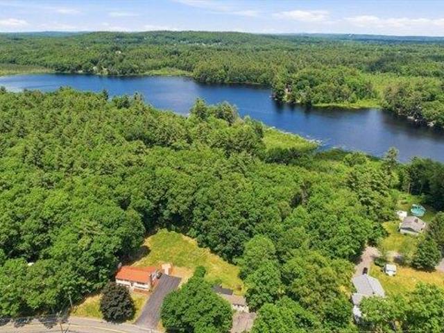 house with 3 bedroom, Dracut MA ES104153633