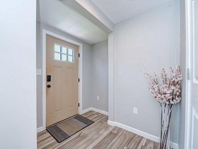 house with 3 bedroom, Dracut MA ES104329970