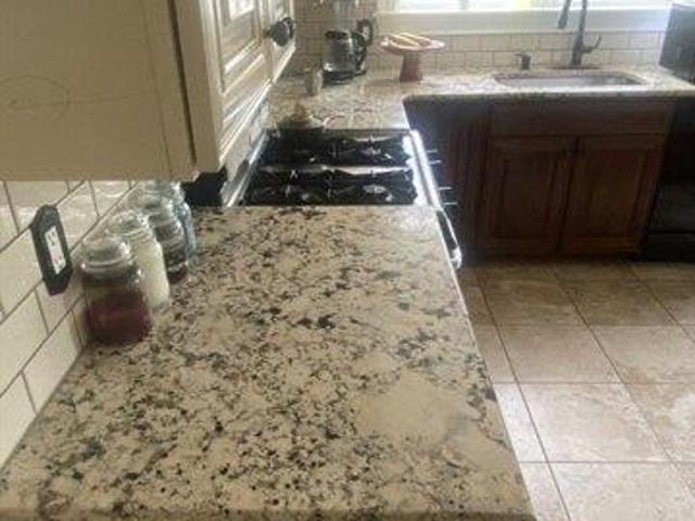 house with 3 bedroom, Dracut MA ES104331336