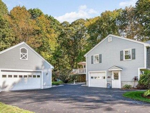 house with 3 bedroom, Dracut MA ES105533357