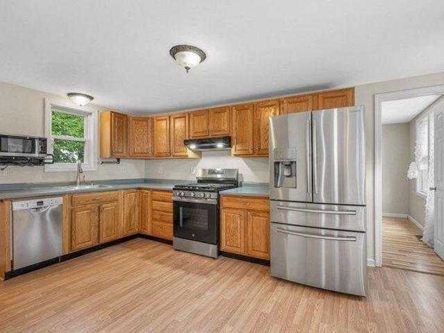 house with 3 bedroom, Dracut MA ES105591202