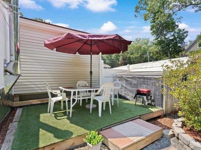 house with 3 bedroom, Dracut MA ES105095819