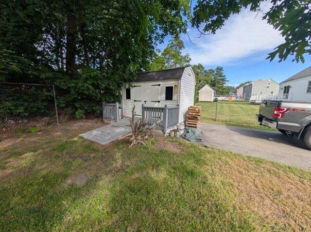 house with 3 bedroom, Dracut MA ES105108084