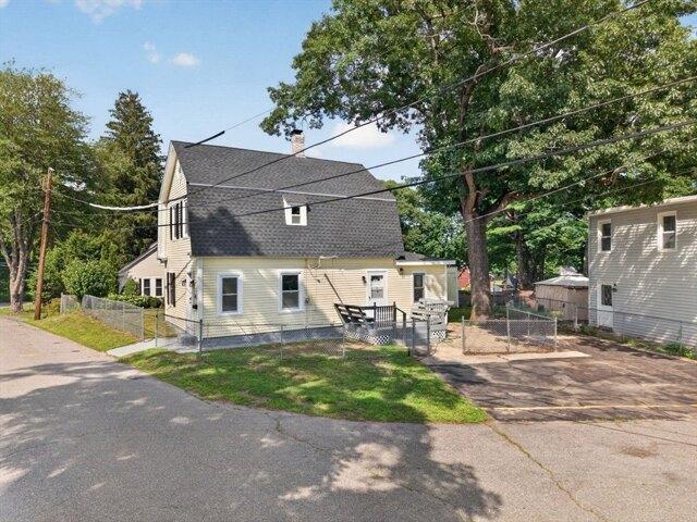 house with 3 bedroom, Dracut MA ES105233745