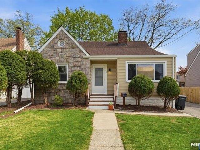 house with 3 bedroom, Dumont NJ DLS101783688