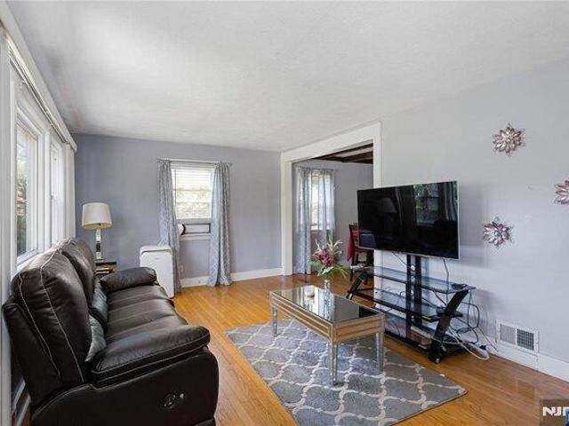house with 3 bedroom, Dumont NJ ES104848960