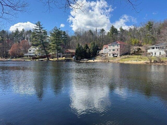 house with 3 bedroom, Dunstable MA DLS101801485