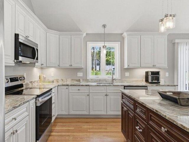 house with 3 bedroom, Dudley MA ES102860273