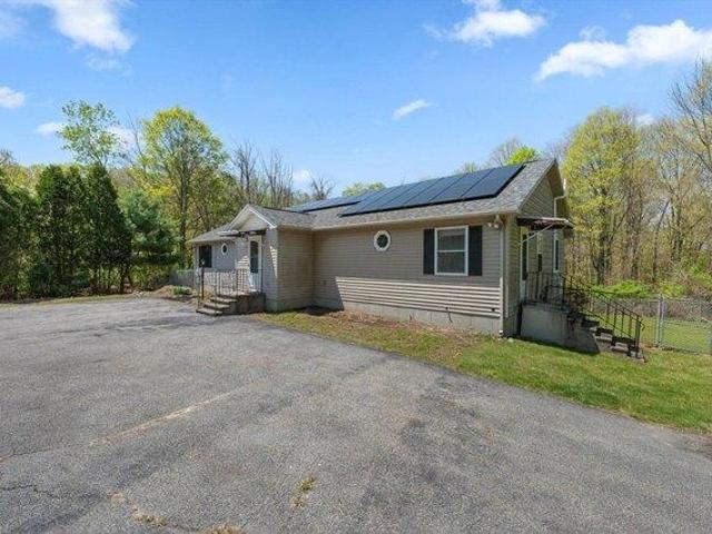 house with 3 bedroom, Dudley MA ES103249328