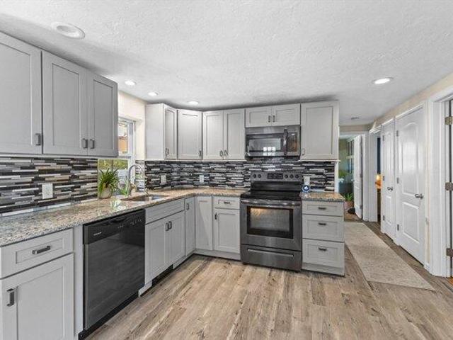 house with 3 bedroom, Dudley MA ES104605318