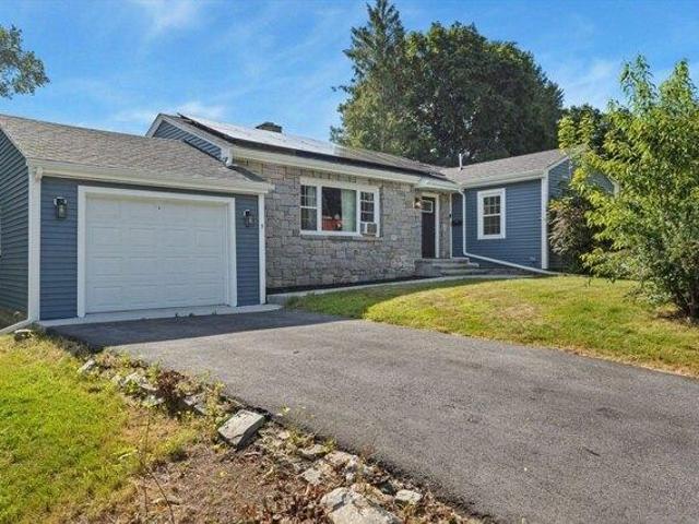 house with 3 bedroom, Dudley MA ES105109159