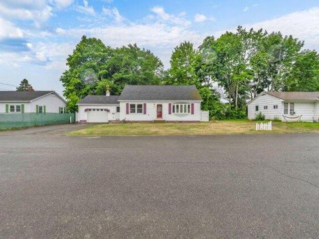 house with 3 bedroom, East Millinocket ME DS104264716