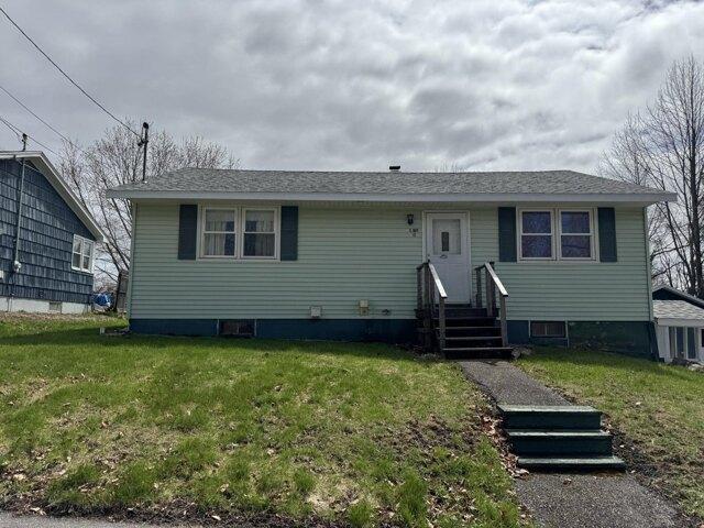 house with 3 bedroom, East Millinocket ME ES104330633