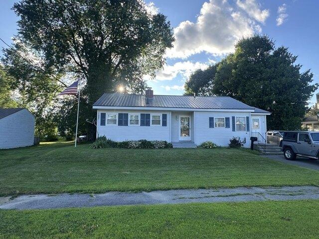 house with 3 bedroom, East Millinocket ME ES103441387