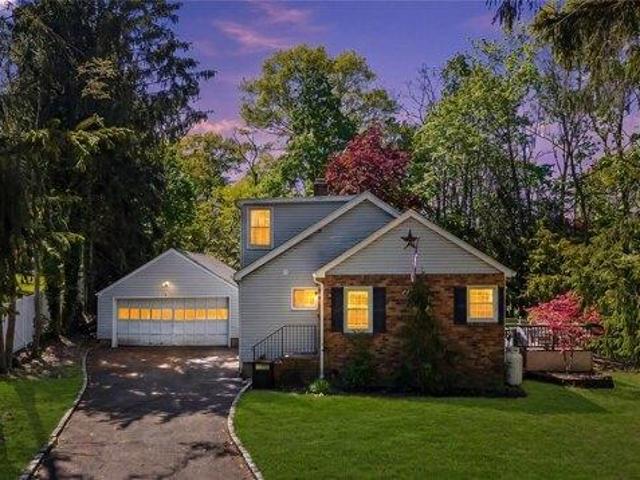 house with 3 bedroom, East Northport NY DS103605840