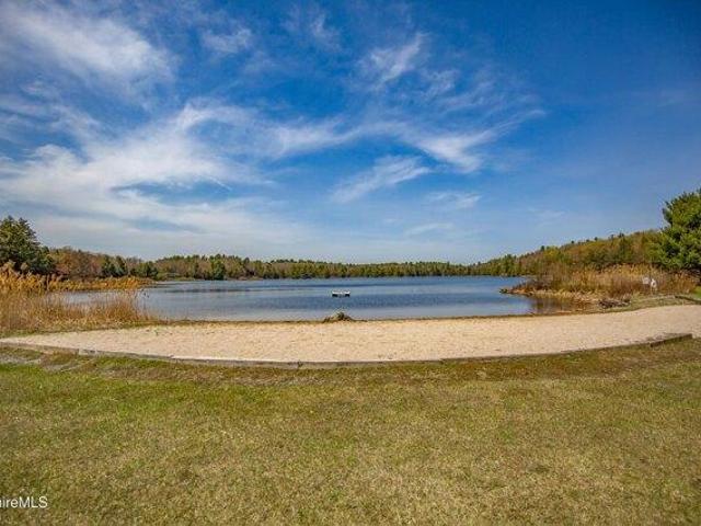 house with 3 bedroom, East Otis MA ES104265883