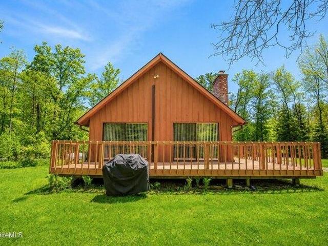 house with 3 bedroom, East Otis MA ES105176151