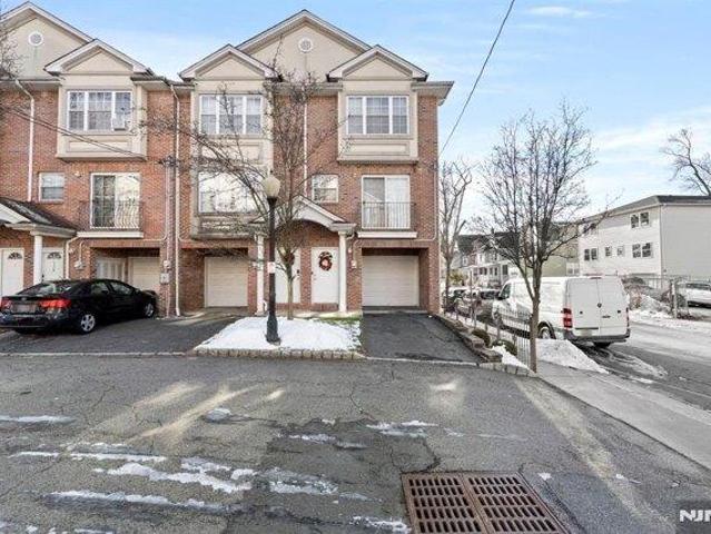 house with 3 bedroom, East Orange NJ DLS101659155