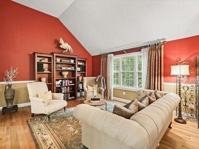 house with 3 bedroom, East Bridgewater MA ES103017993
