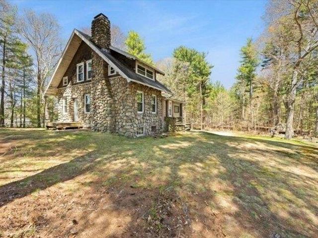 house with 3 bedroom, East Bridgewater MA ES103159232