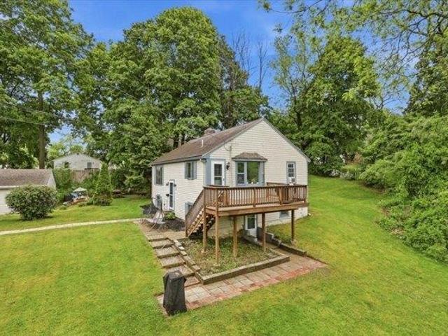 house with 3 bedroom, East Bridgewater MA ES103806834