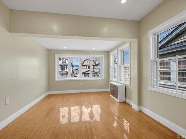house with 3 bedroom, East Elmhurst NY DS103623284