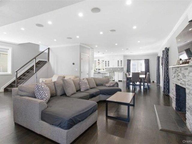 house with 3 bedroom, East Elmhurst NY ES104904060