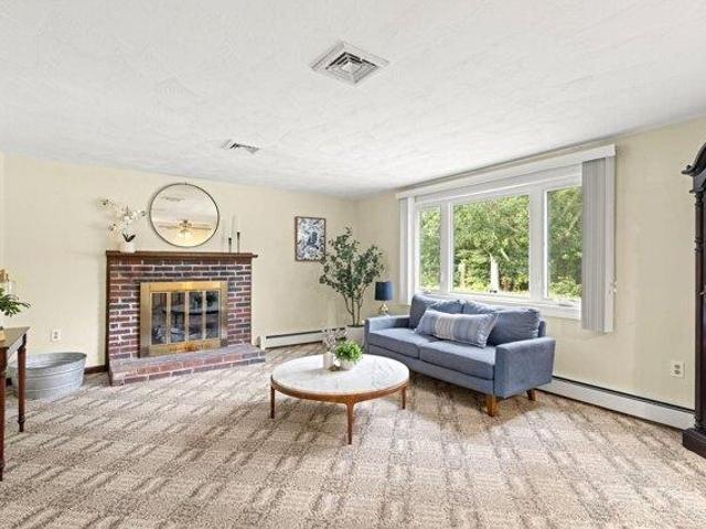 house with 3 bedroom, East Falmouth MA ES104759453
