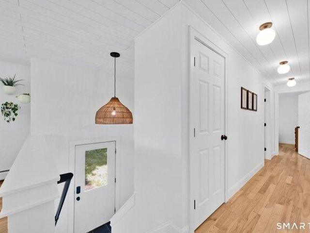 house with 3 bedroom, East Granby CT ES103886237