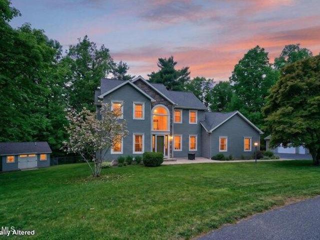 house with 3 bedroom, East Greenbush NY ES103627453