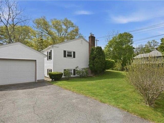 house with 3 bedroom, East Greenwich RI DLS103097847